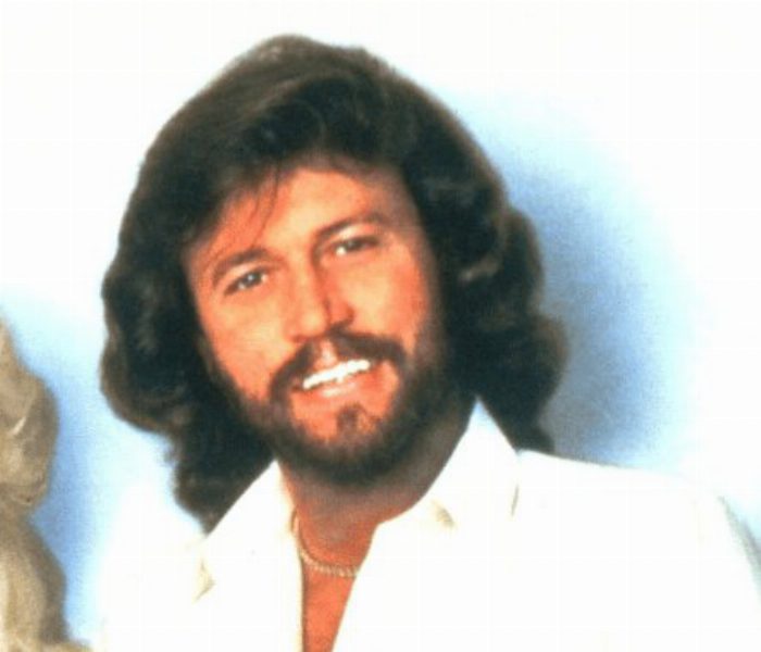 Barry Gibb, falsa notizia sulla morte del cantante scatena il caos tra ...