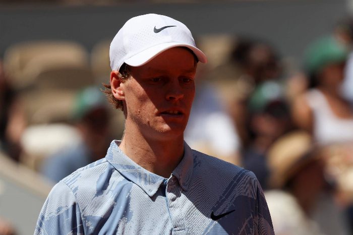 Sinner fuori dal Roland Garros, Barazzutti e Bertolucci discutono sul ...